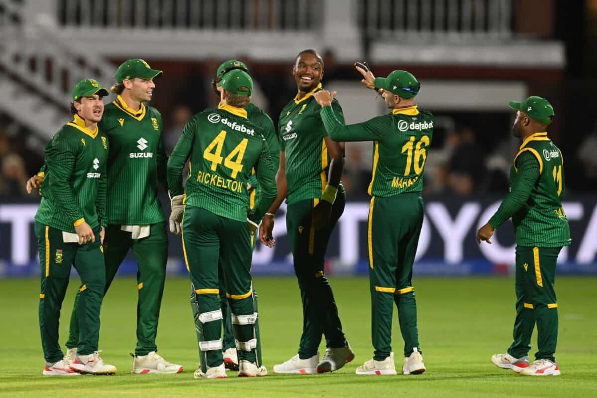 UPDATE: Proteas win toss and choose to bowl in third ODI against ...