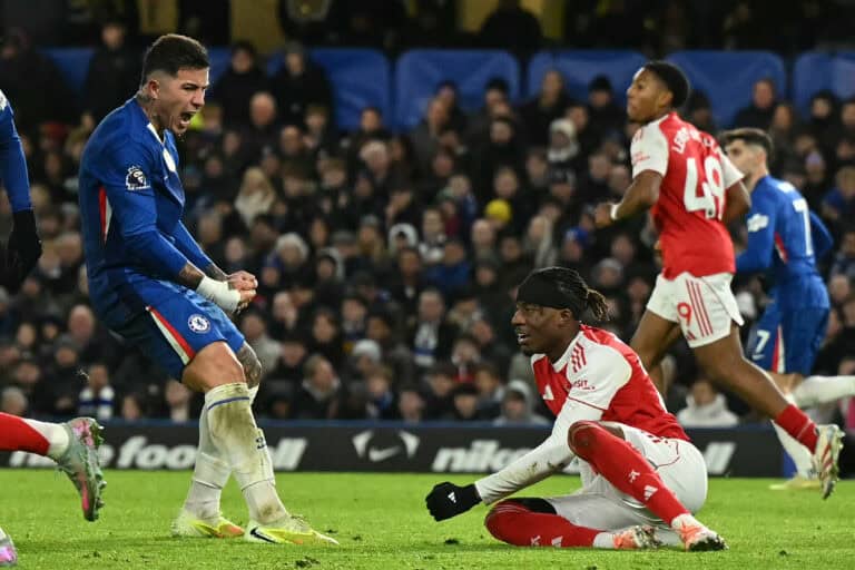 Arsenal held by 10-man Chelsea, Isak ends drought to fire Liverpool