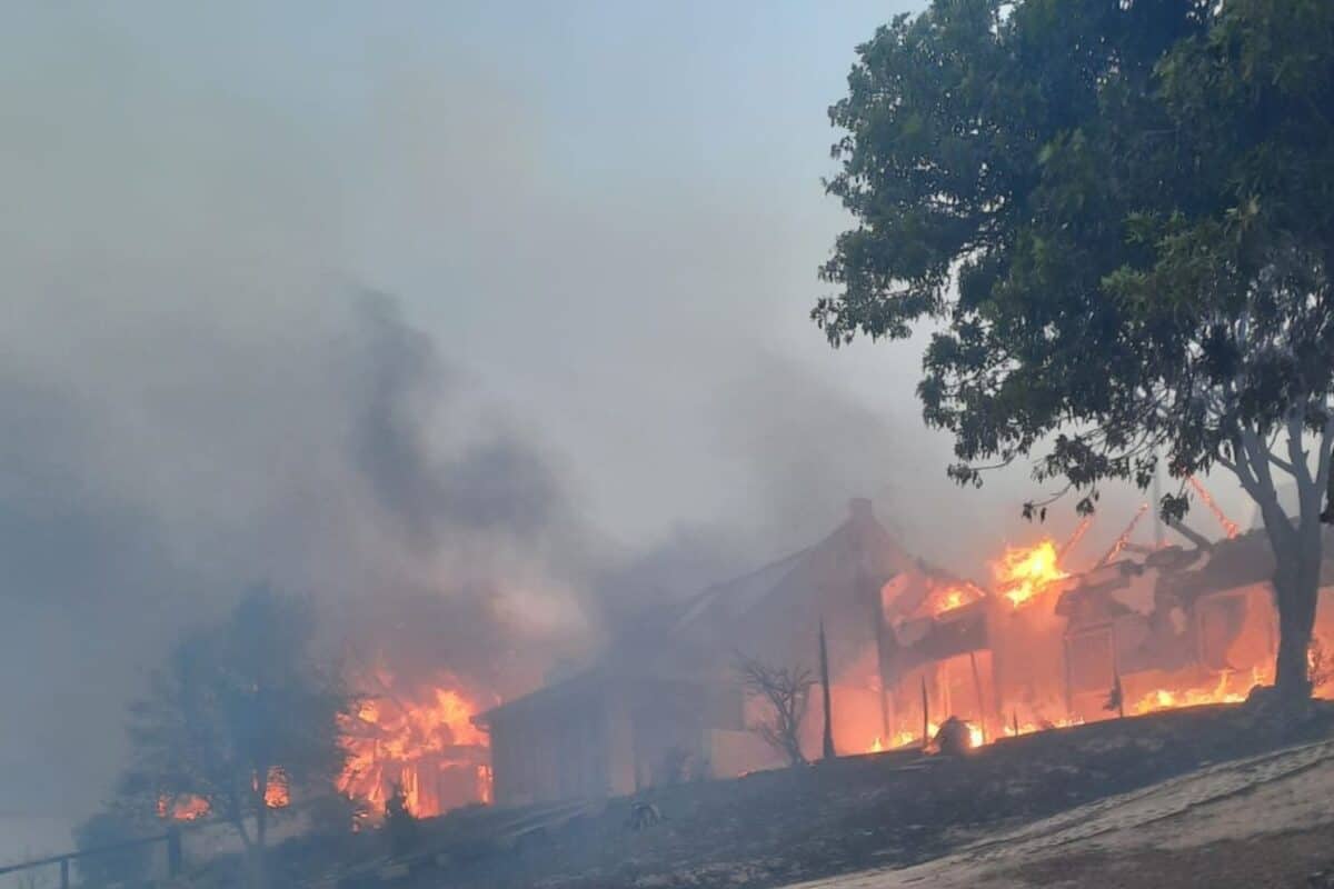 Mossel Bay fire: Several structures and vehicles destroyed by fire