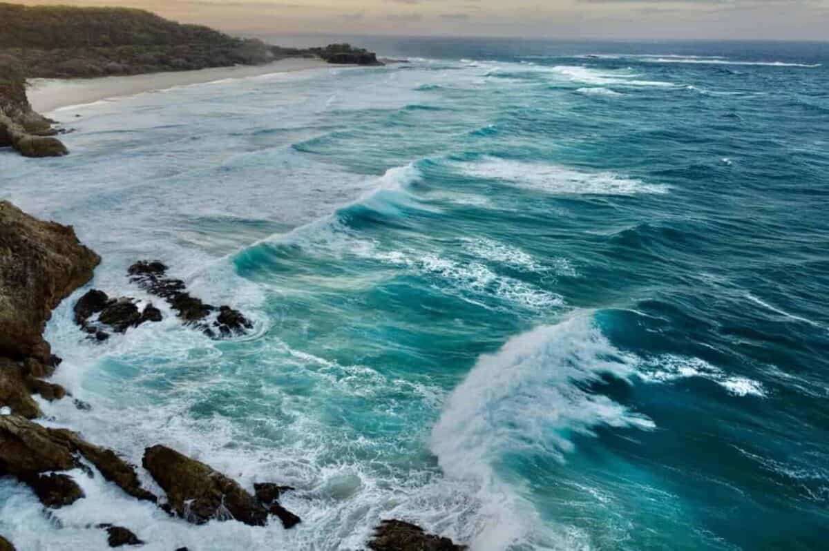 NSRI warns beach goers of full moon spring tide safety risks