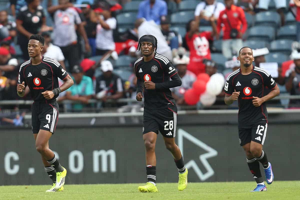 Pirates dominate Gallants to extend lead at the top