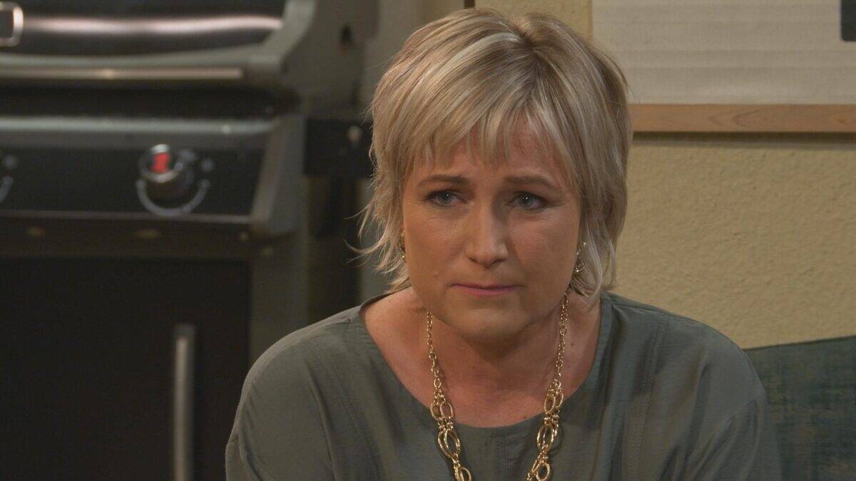Egoli star Lindie Strydom returns to TV with shocking 'Suidooster ...