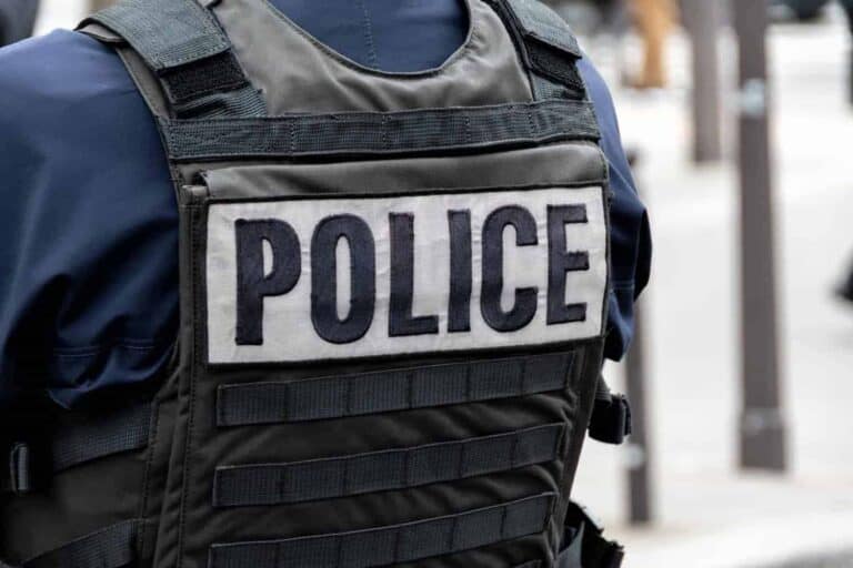 Officer killed, another airlifted to hospital after ambush on crime ...