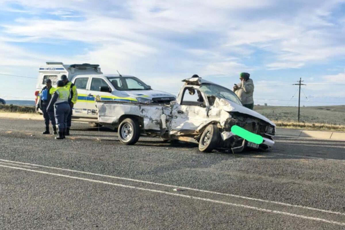 Fatal N2 crash claims five lives, bus passengers injured